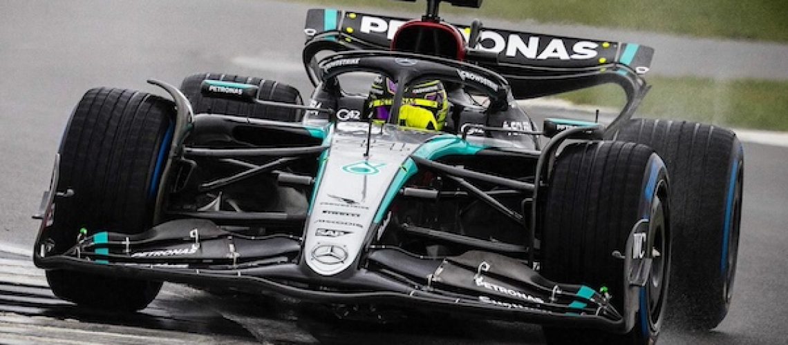 In beeld: Mercedes W15 en McLaren MCL38 maken baandebuut - F1journaal.be - Dagelijks Formule 1 ...